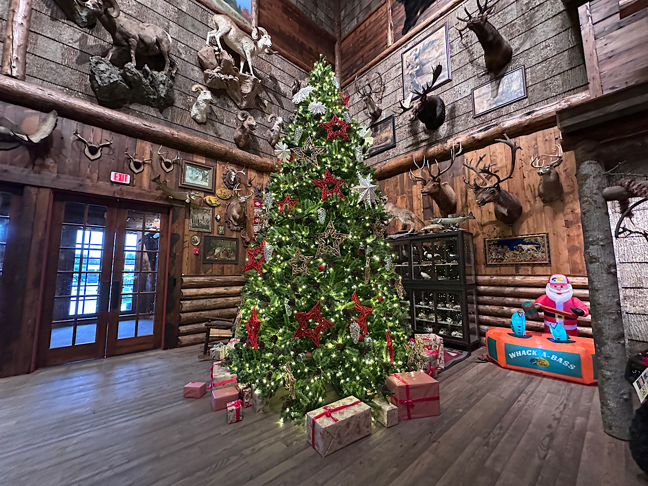 Santa's Wonderland at Bass Pro Shops in Clifton Park - Capital District ...